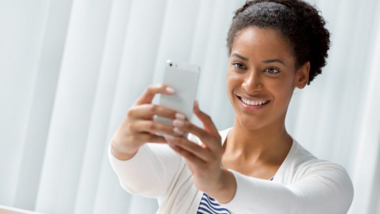 spark* | Lights, camera, selfie! Two easy steps to make your selfie…